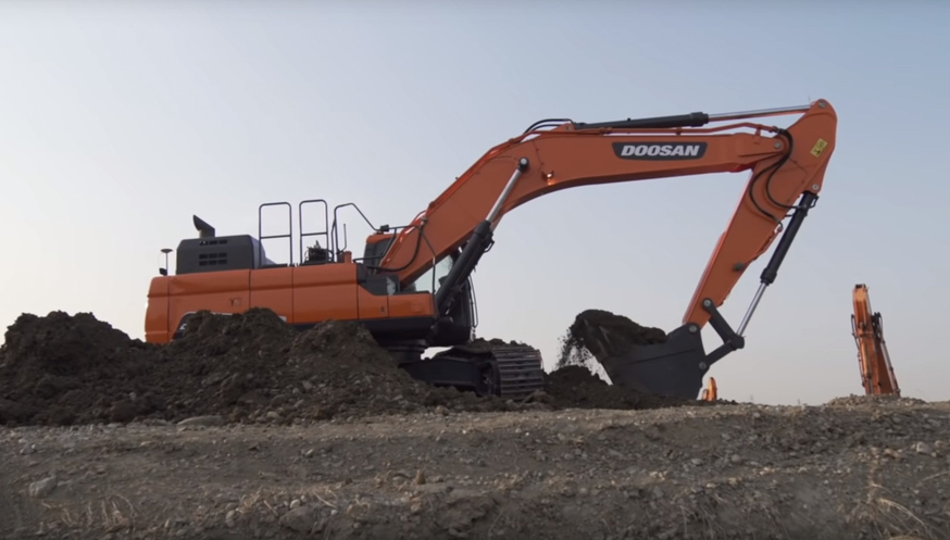 5G magic: Doosan digger controlled from 8,500km away - Global ...