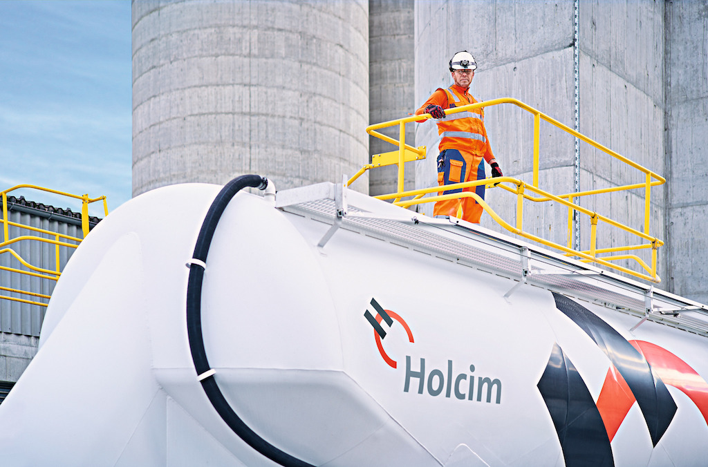 Cement giant LafargeHolcim predicts "strong momentum" in 2021 after Q4 ...