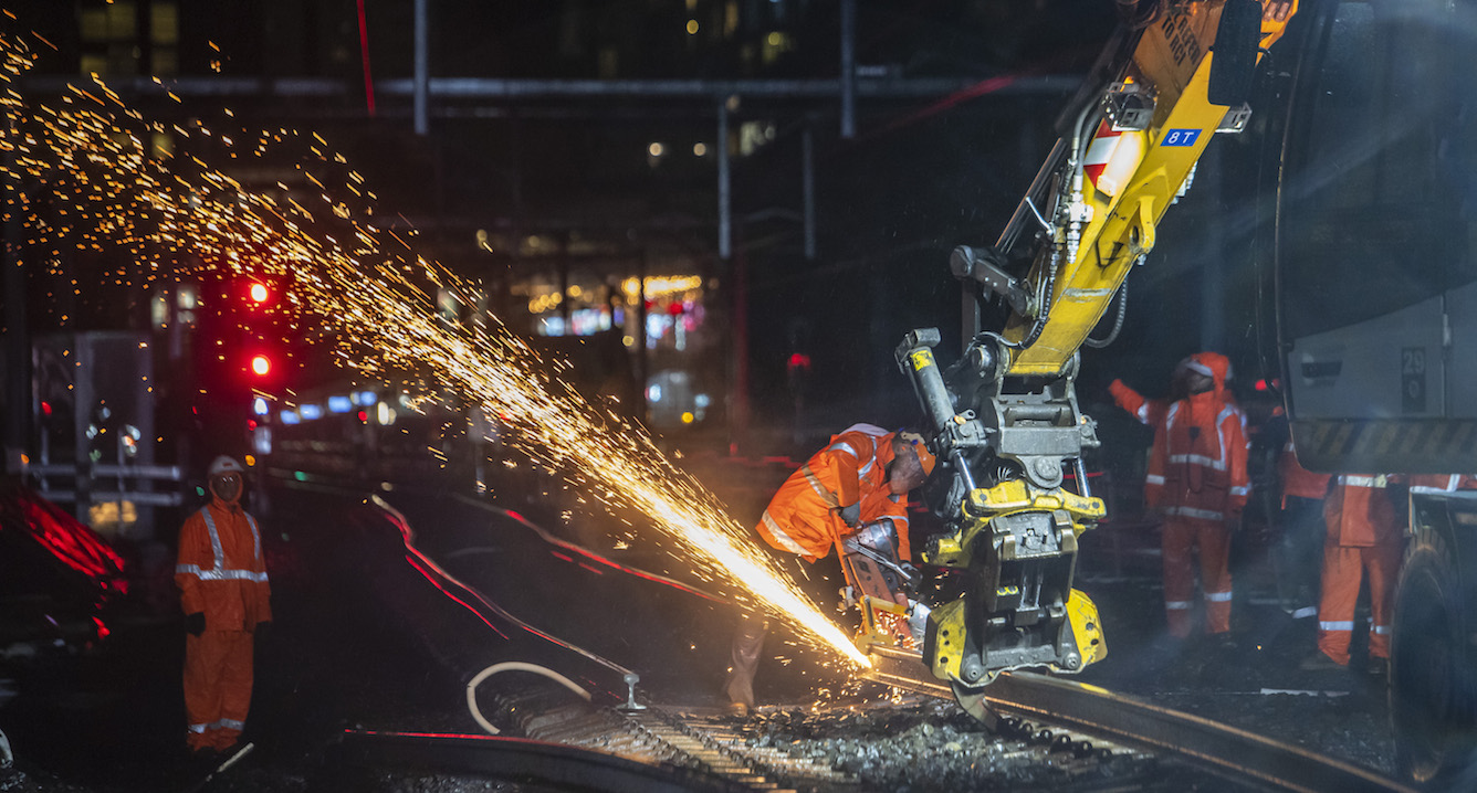 Crews move busy Sydney railway line in 48 hours - Global Construction ...