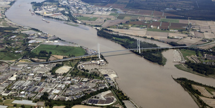 Vancouver opens bidding for major new bridge project - Global ...