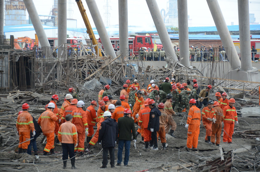 Platform collapse at Chinese construction site kills 67 - Global ...