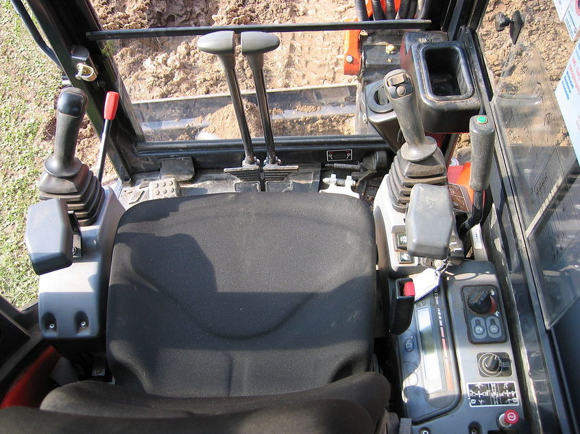 Inventors say digitising digger hydraulics would halve CO2 emissions ...