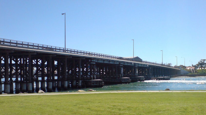 One more boat bump could cause bridge break-up, secret report warns ...