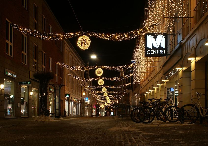 UK households to "save billions" with EU halogen lamp ban - Global ...
