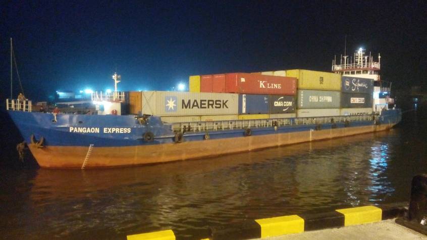 Bangladesh rushes to build floating container terminal to relieve ...