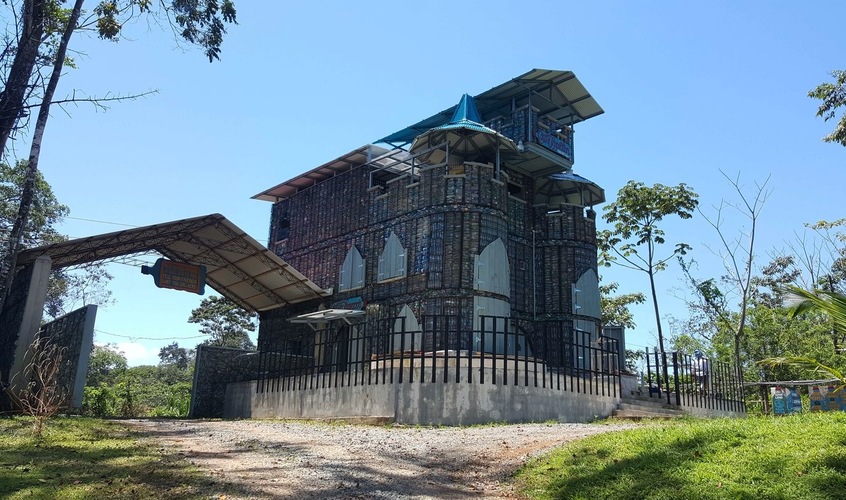 Man builds "castle" out of plastic bottles in Panama, plans entire ...