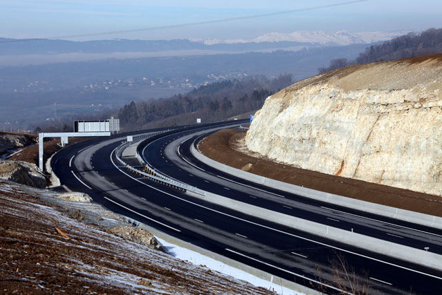 French infrastructure firm Colas joins power-generating road race ...