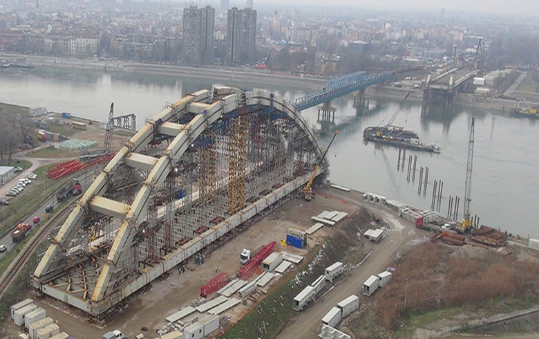 Spanish engineer builds Serbian bridge to replace one bombed by Nato ...