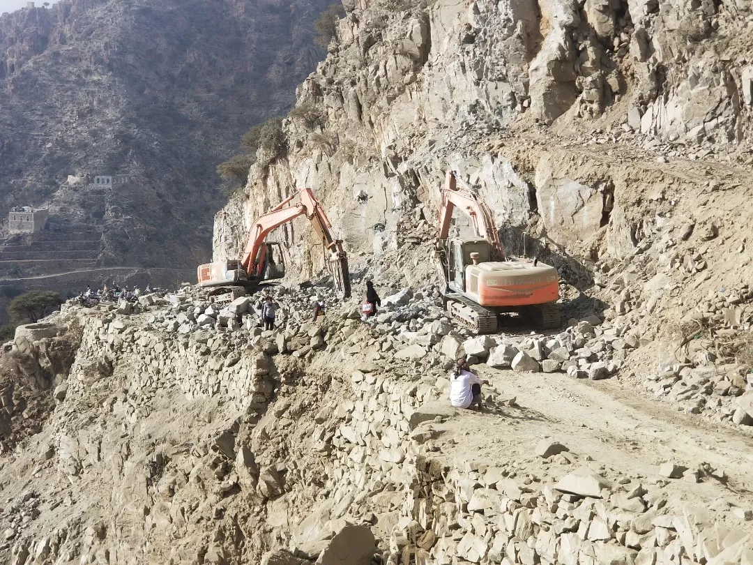 Extreme road-building in Yemen: Pictures - Global Construction Review