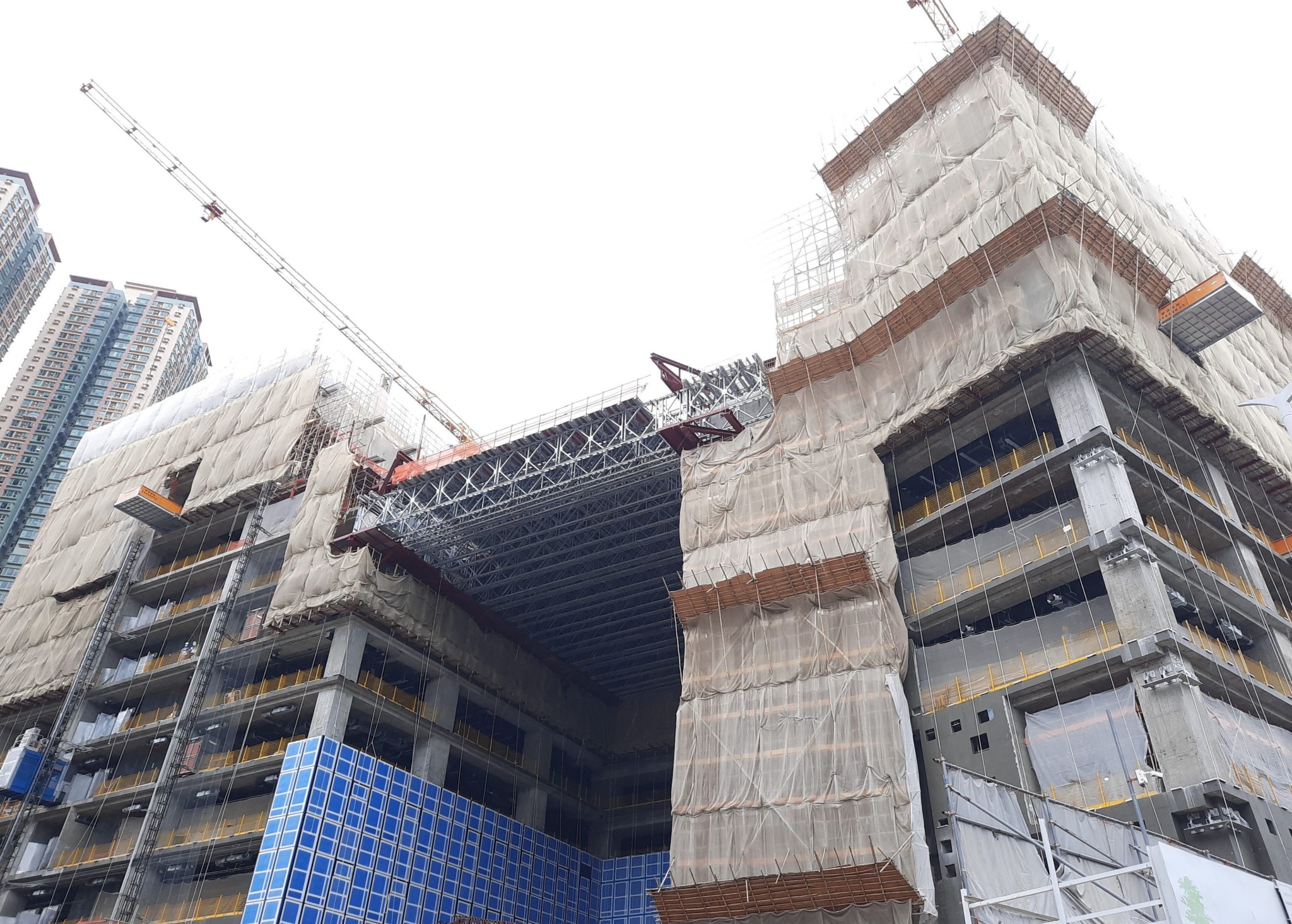 Novel panel-girder system delivers Hong Kong sky bridge in eight days ...