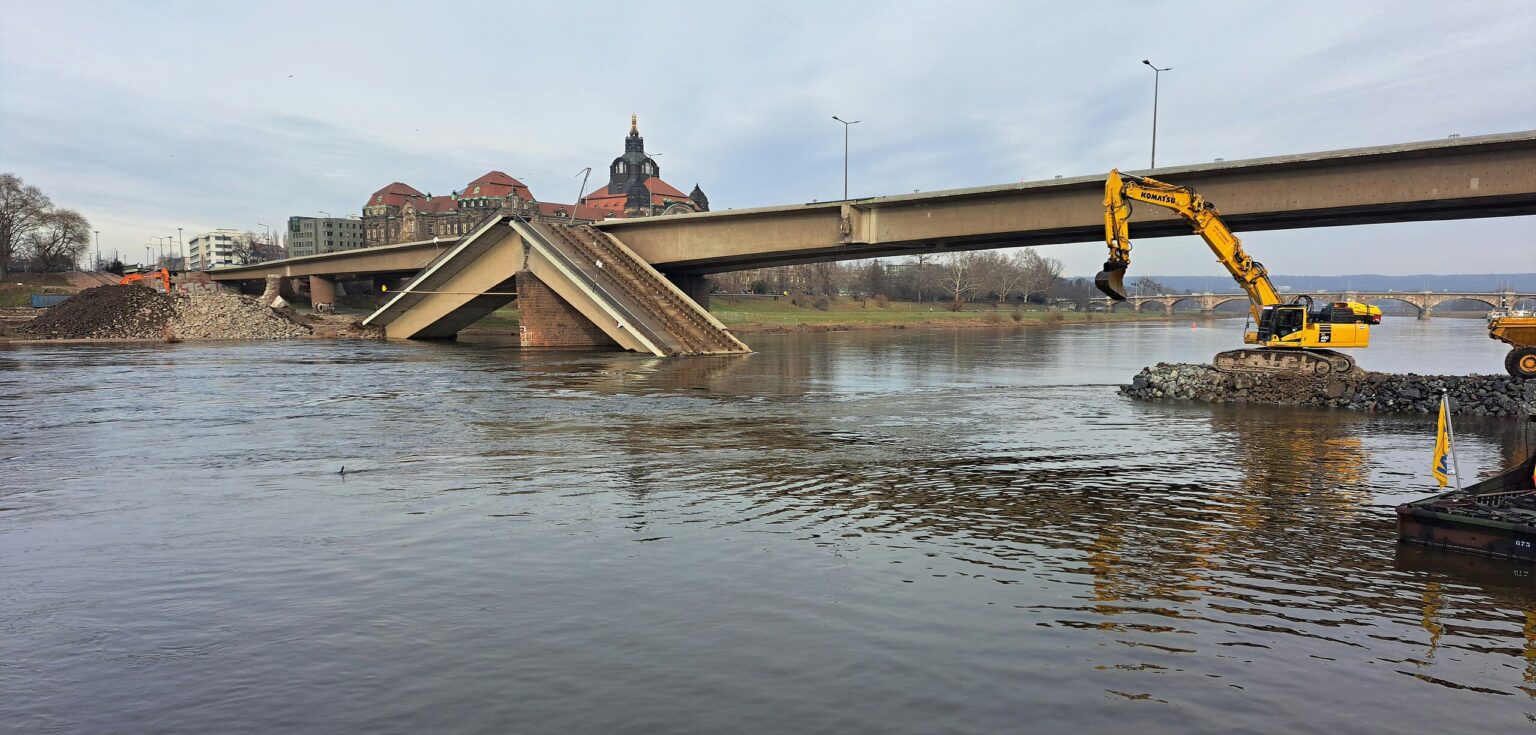 250kg bomb under collapsed Dresden bridge adds to infrastructure woes ...