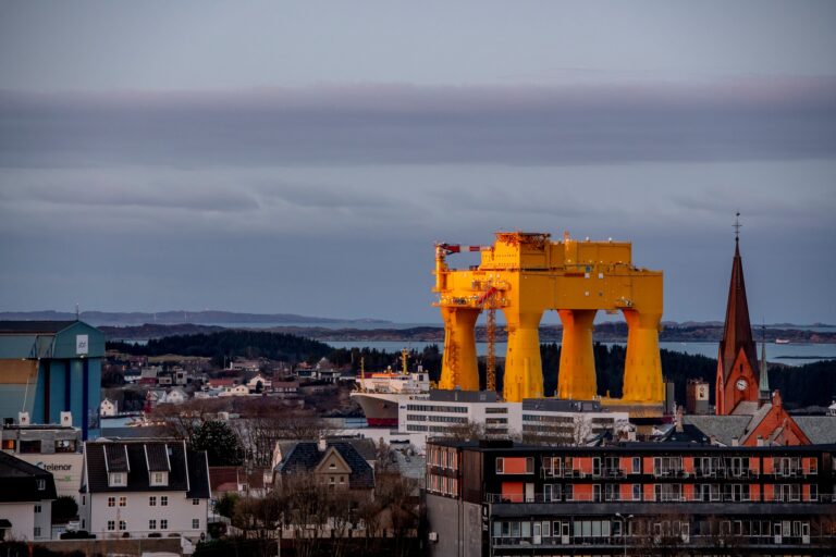 Glamox lights up gigantic converter platform for North Sea wind ...