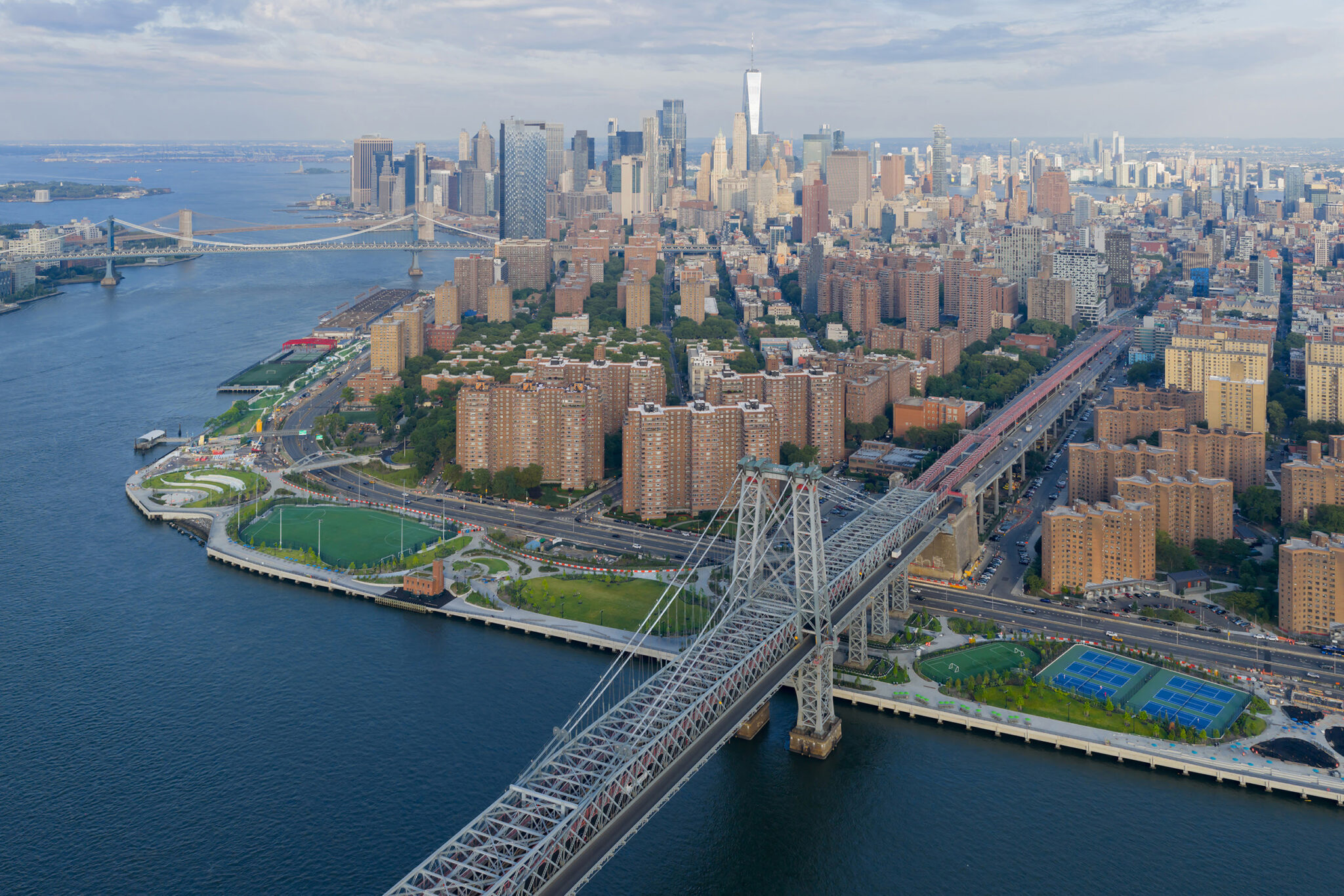 Bjarke Ingels’ “parkipelago” flood defence system opens in Manhattan ...